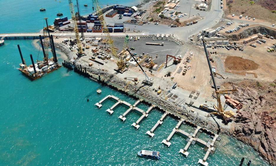 Dampier bridge contract issued